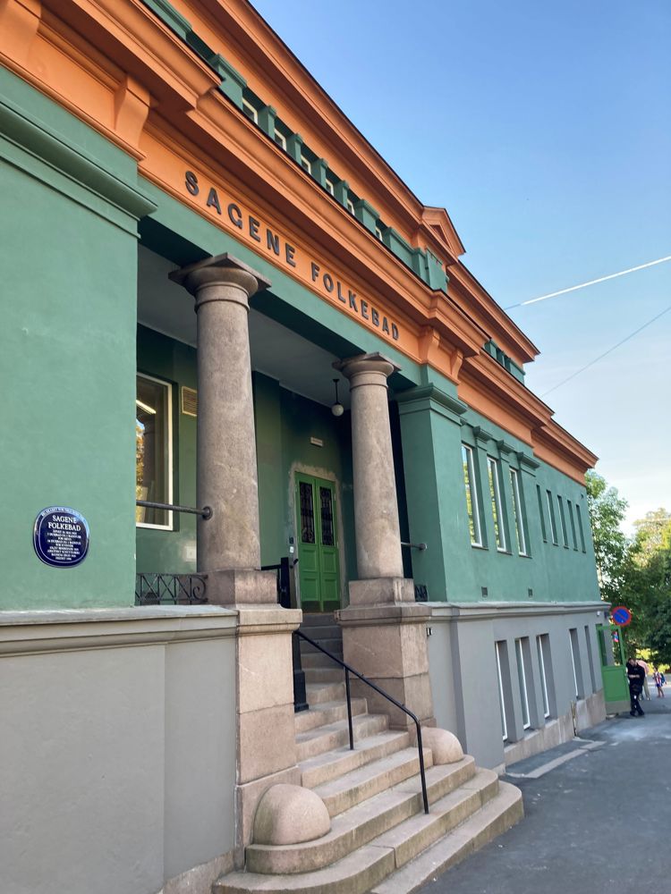 Svømmeopplæring på Sagene bad